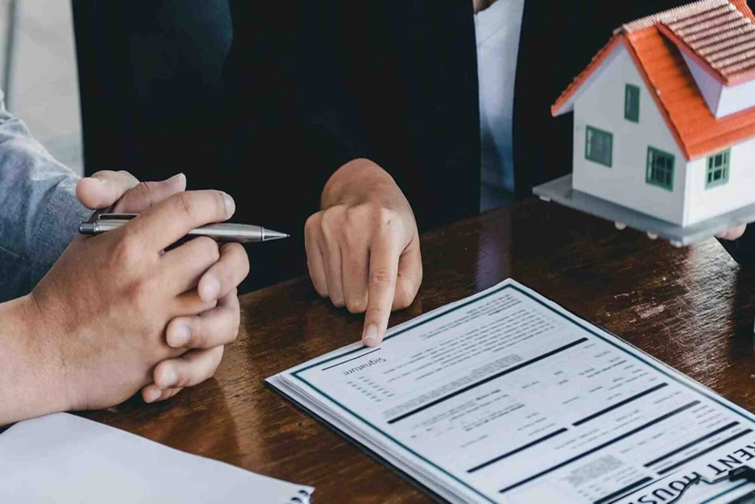 Renting an Apartment: Pros & Cons